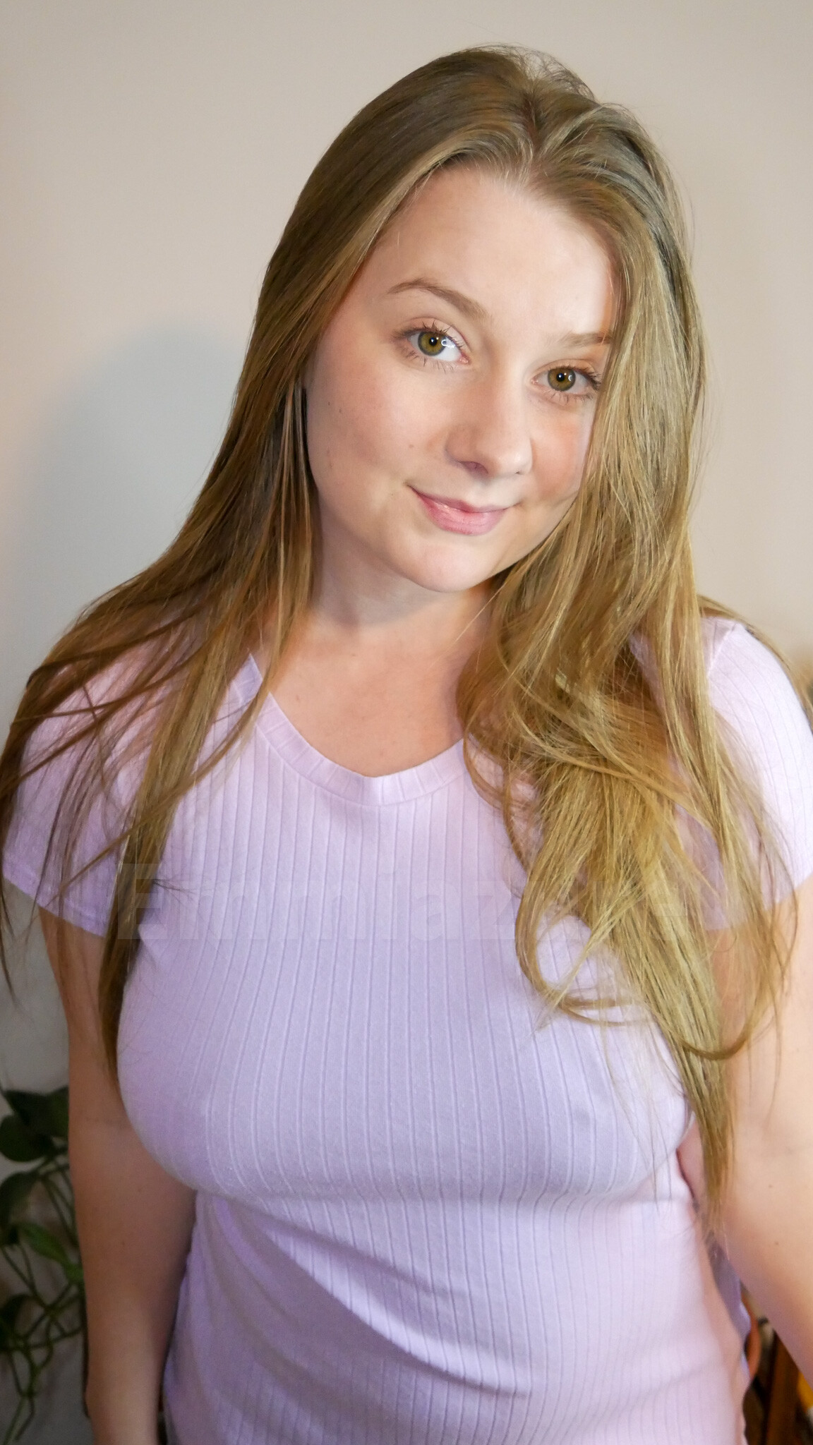 Happy weekend friends! 💖 : r/braless