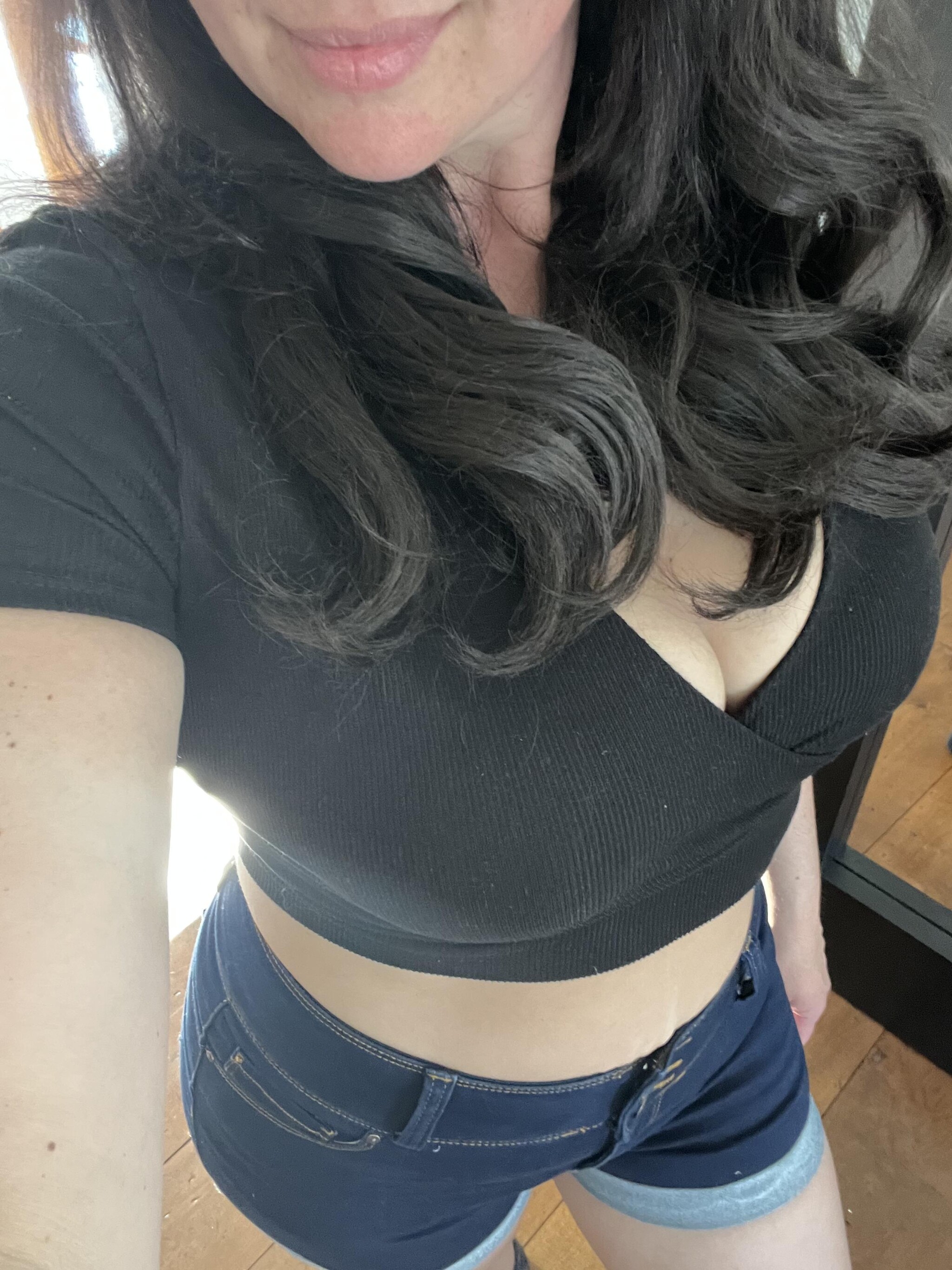 Going out for an Ice cream : r/cougars_and_milfs_sfw