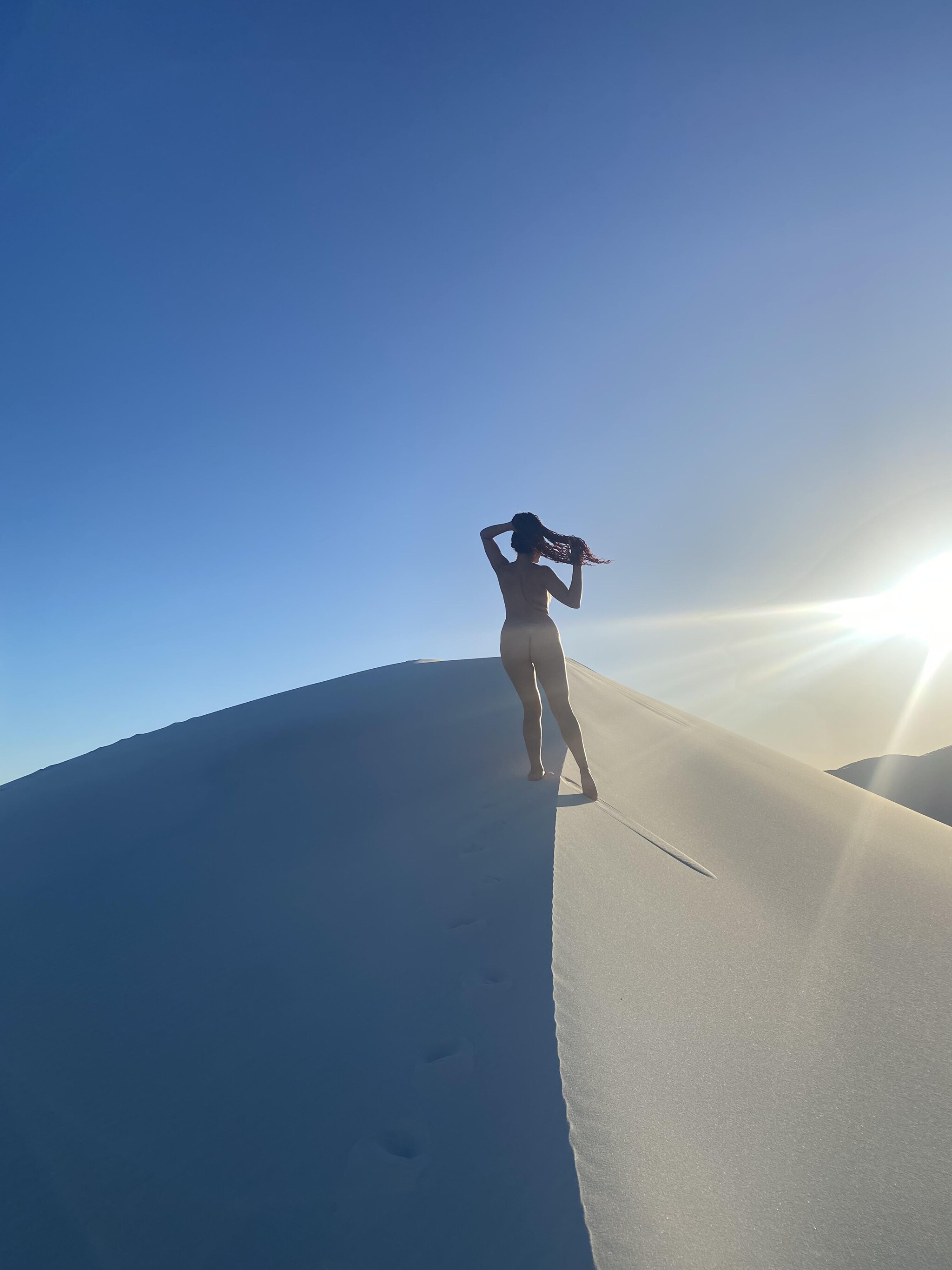 Climbing up dunes : r/NudeHiking