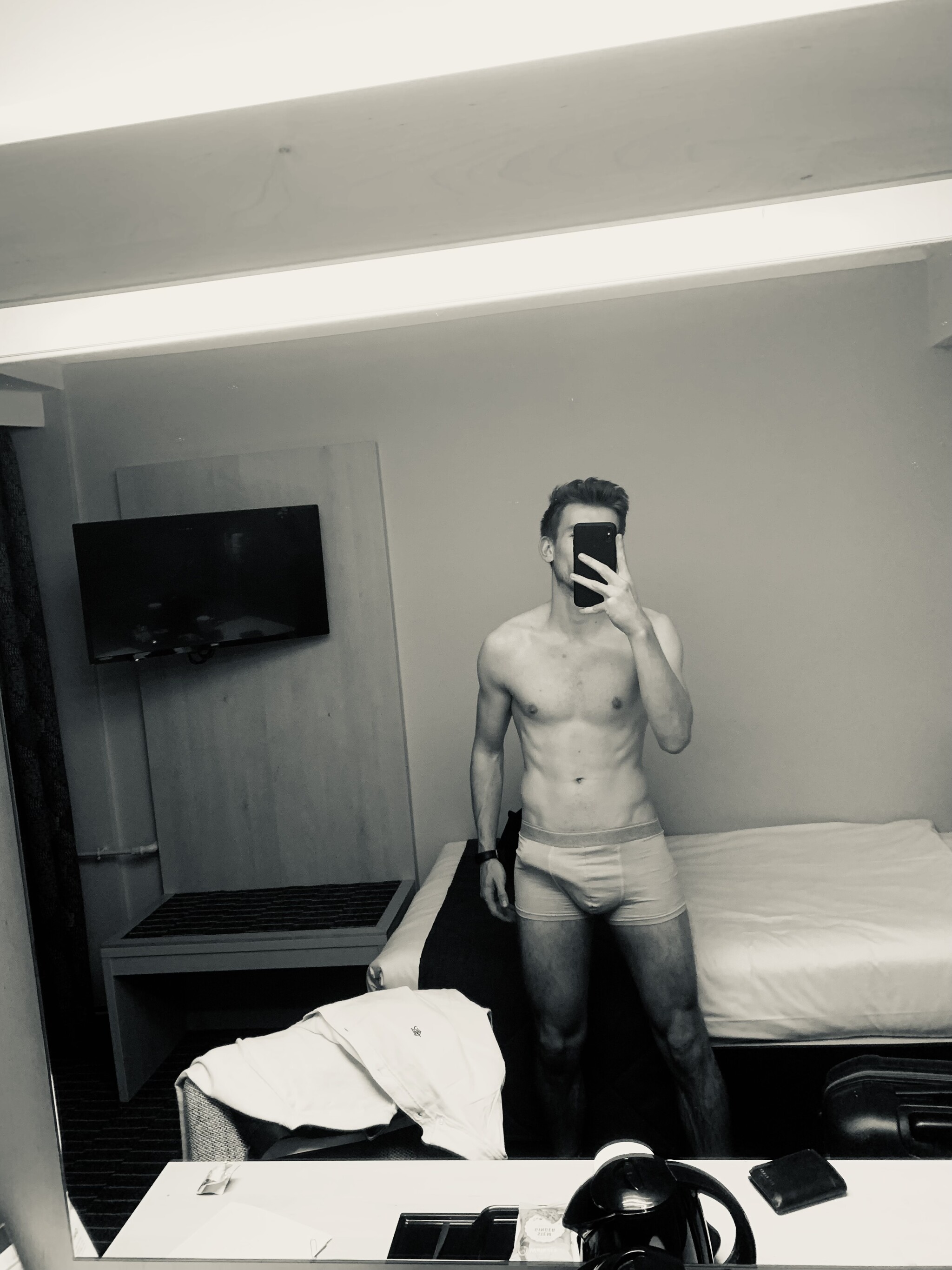 My very first post on reddit. How's the bulge? : r/Bulges