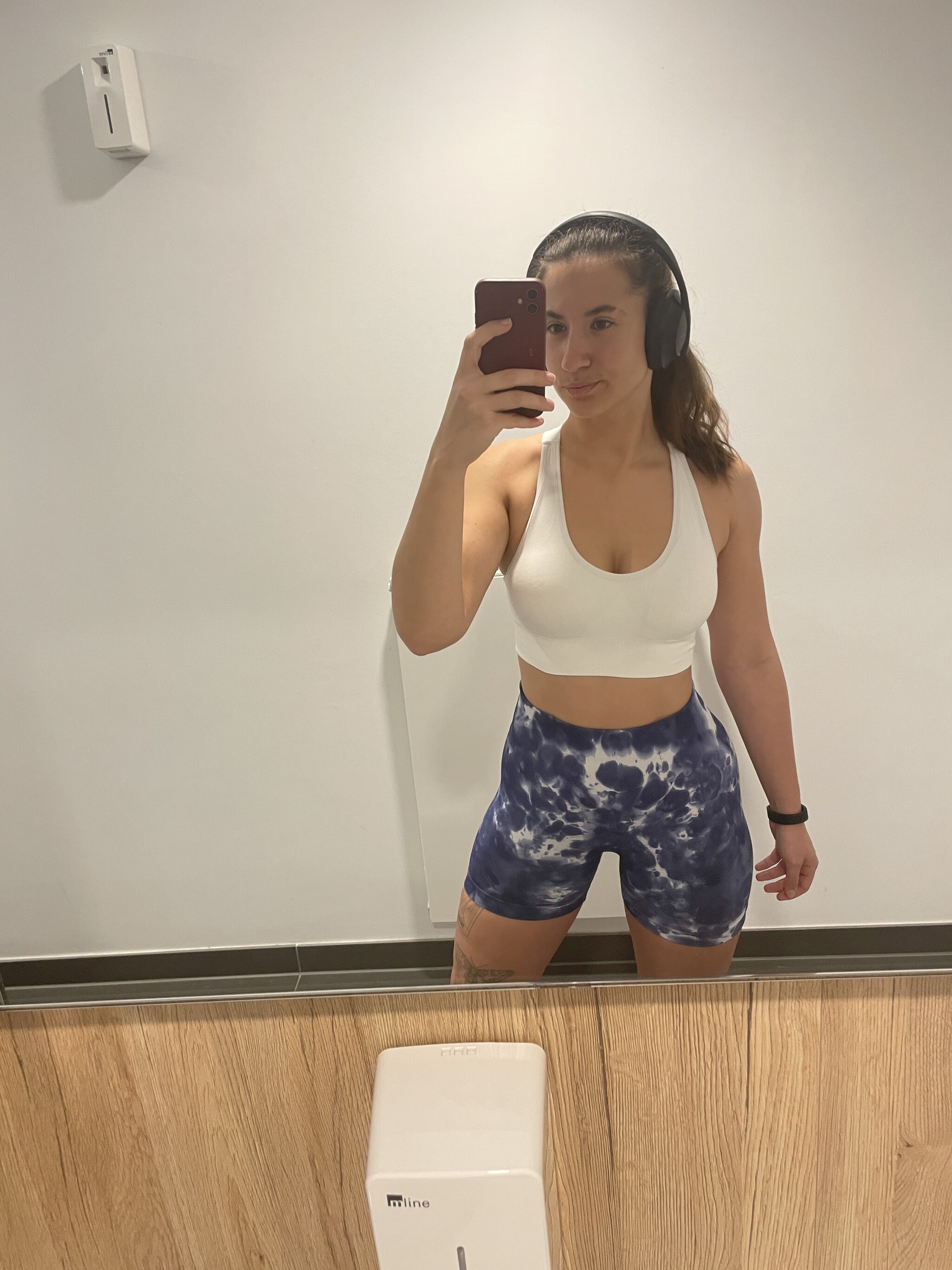Working out is always interesting, you should try it : r/gymgirlsSFW