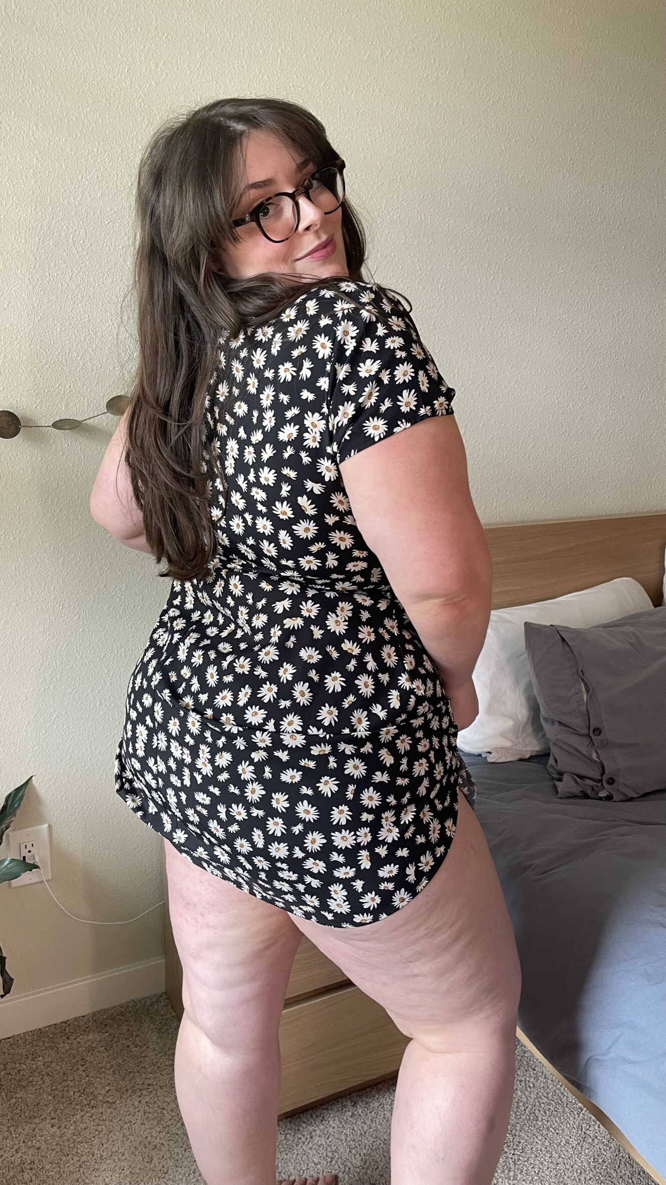 The booty almost came out ;) : r/ClothedForPrejacs